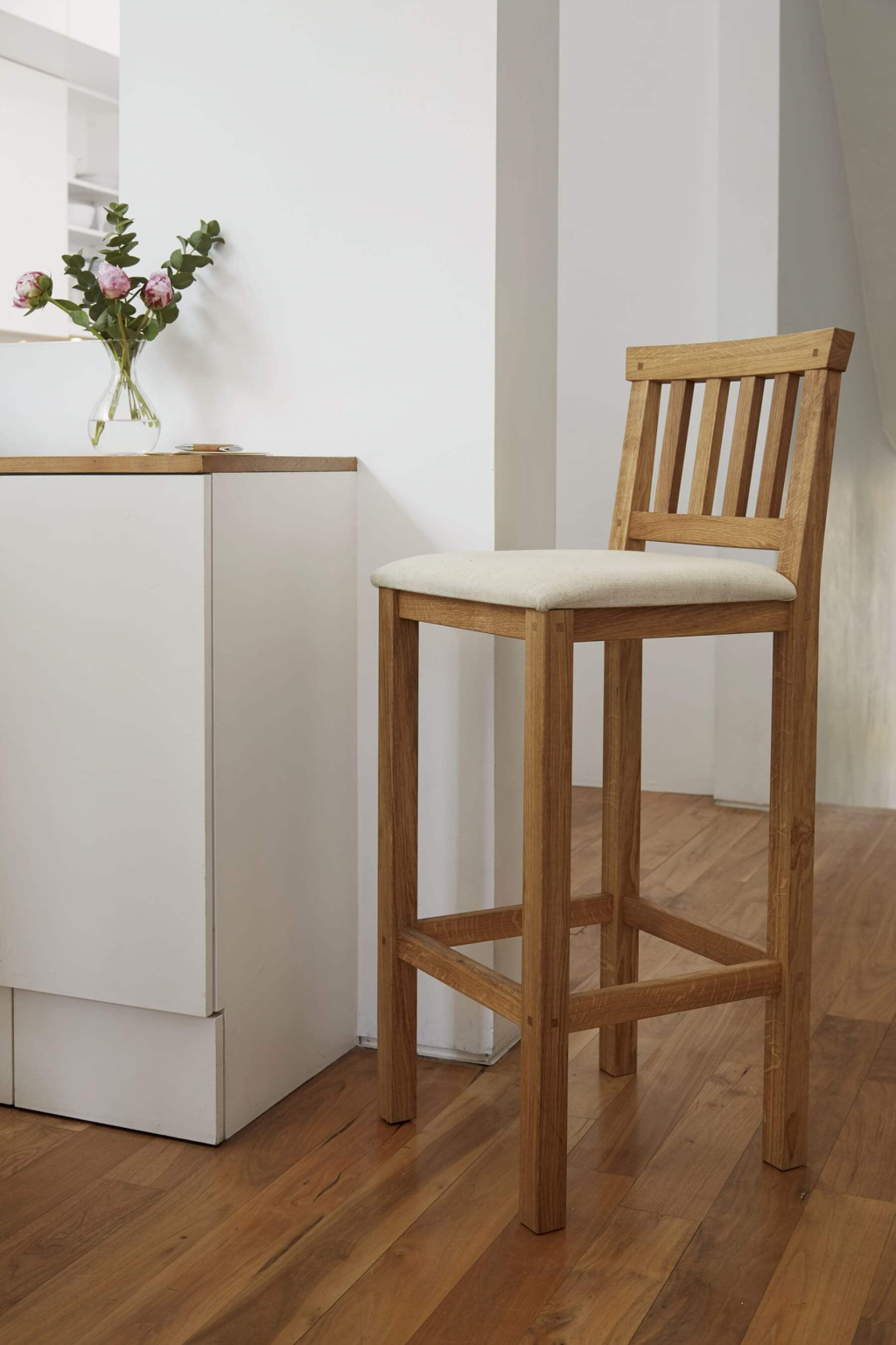 Milton Barstool (Oak) – Qualita Ltd